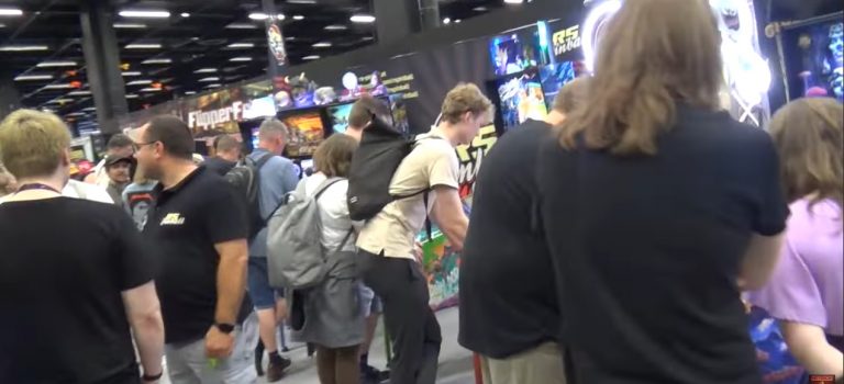 Gamescom: Pins in der Retro Area - Flipper-News